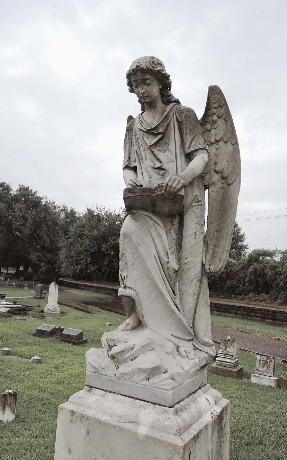 Wanderlust.: Traveling Close to Home; or, Chasing Ghosts in Natchez