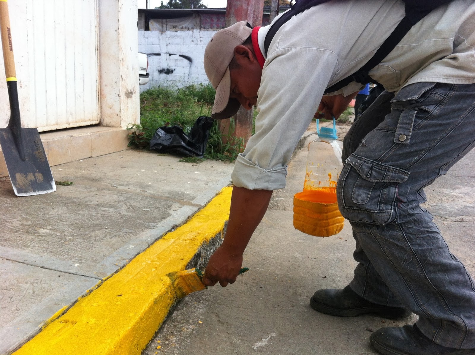 TRIBUNA del Sur/ Acayucan: PINTANDO GUARNICIONES EN TODA LA CABECERA DE ...