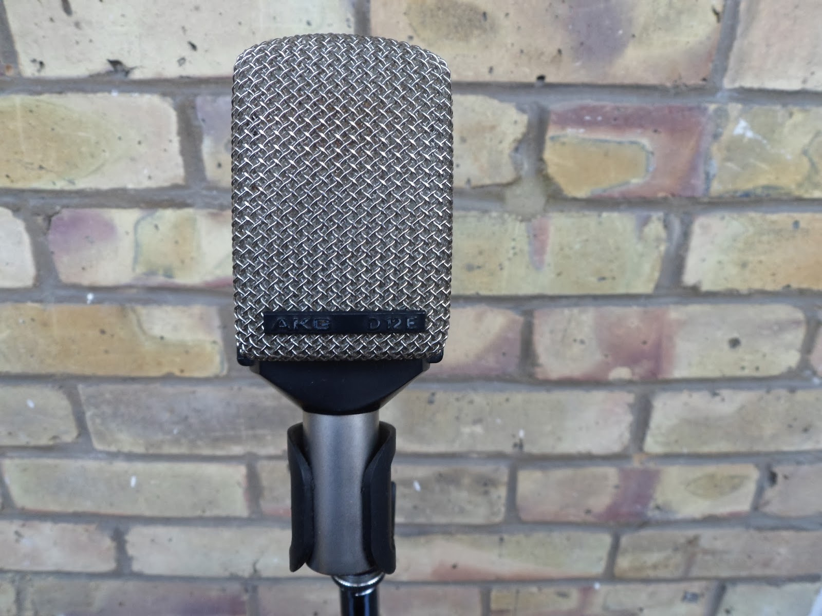 Vintage Audio Workshop: AKG D12E