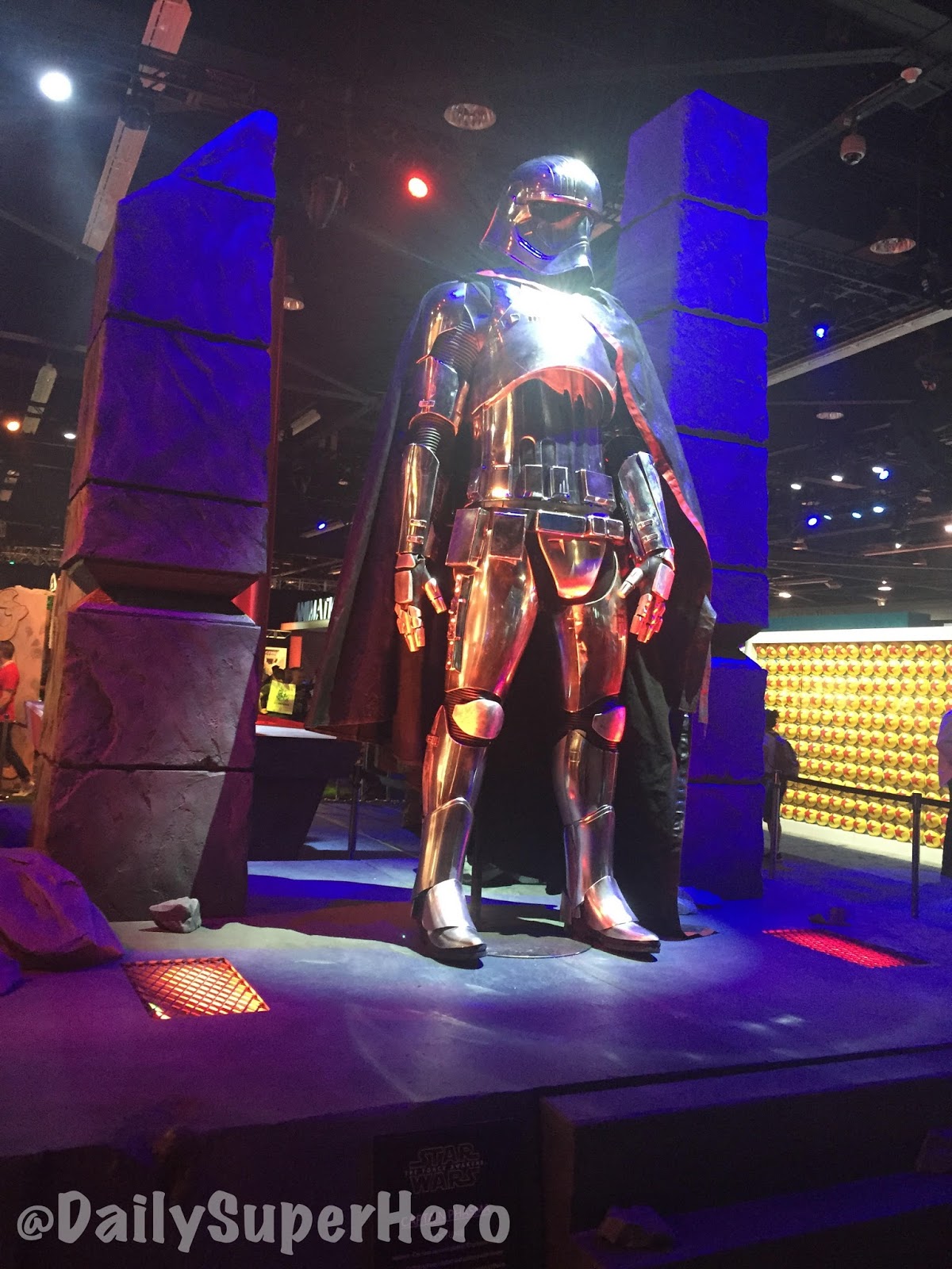Mesmerized by Gwendoline Christie's Captain Phasma Armor in STAR WARS ...