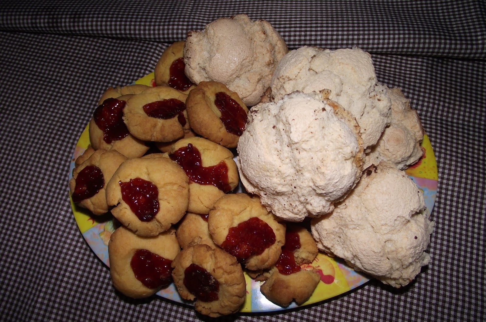 tempo ao tempo: BROA DE MAISENA E BISCOITO DE GELÉIA (OU MANTECAL)