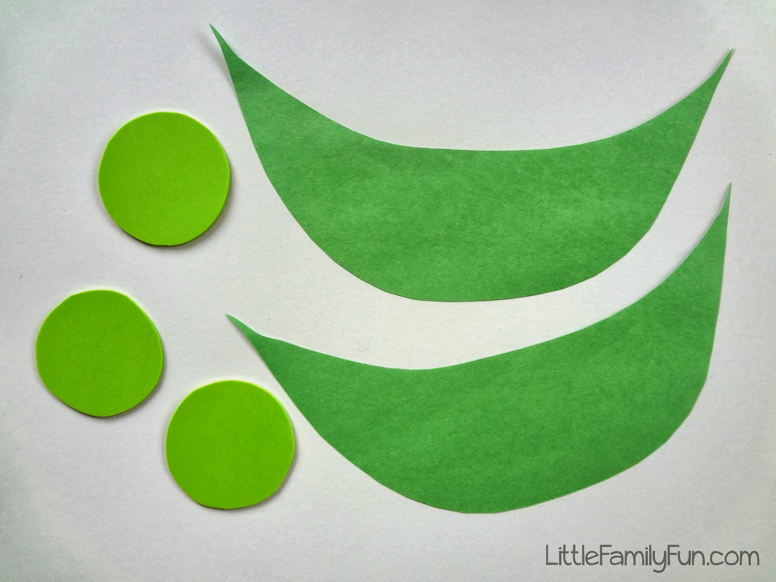 Little Family Fun: Pea-Pod Craft