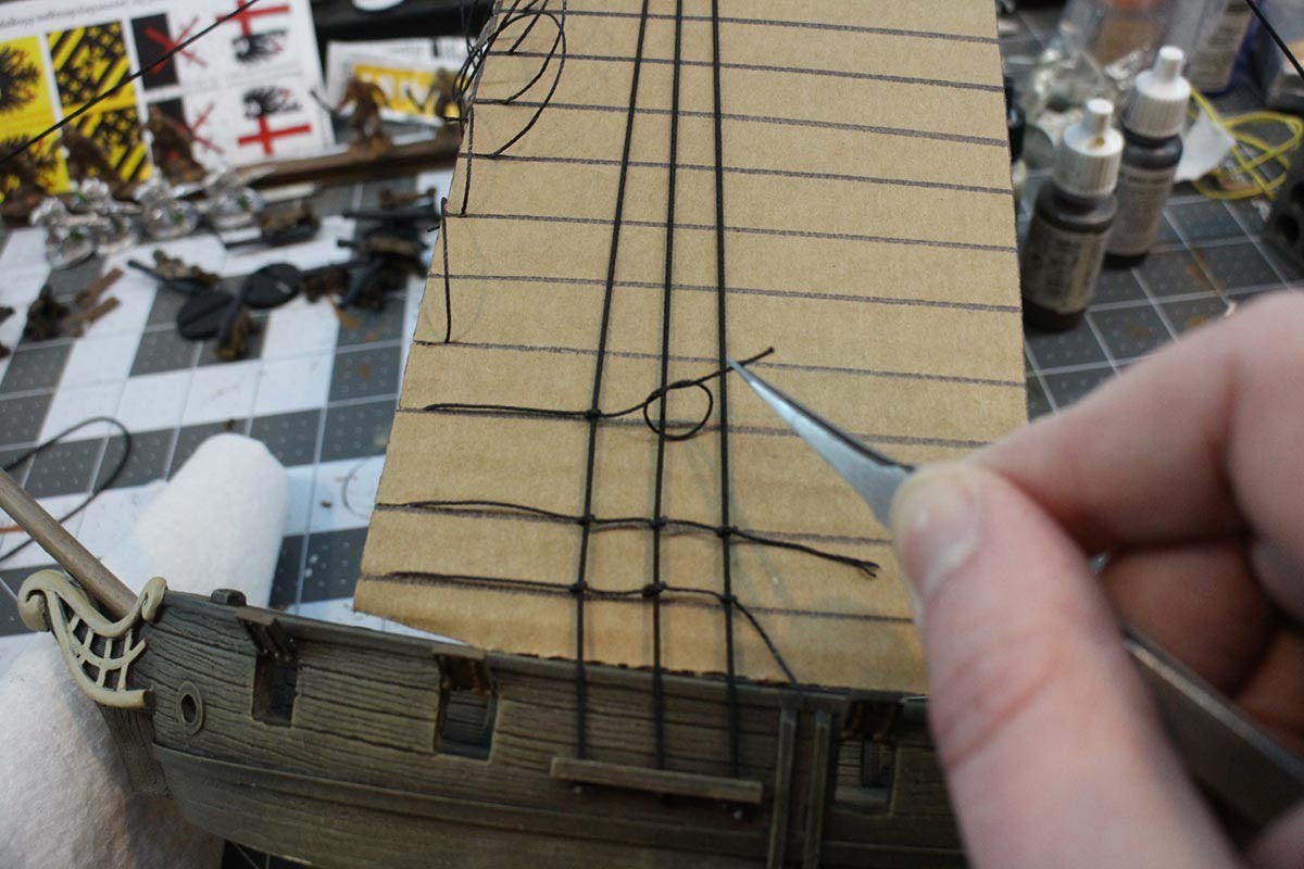 1000 Foot General: Rigging a 28mm Sloop for Blood and Plunder