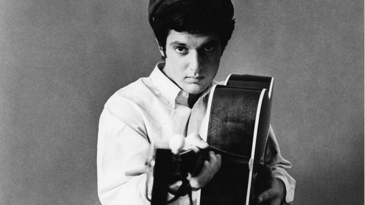 IÉ-IÉ: MORREU PF SLOAN