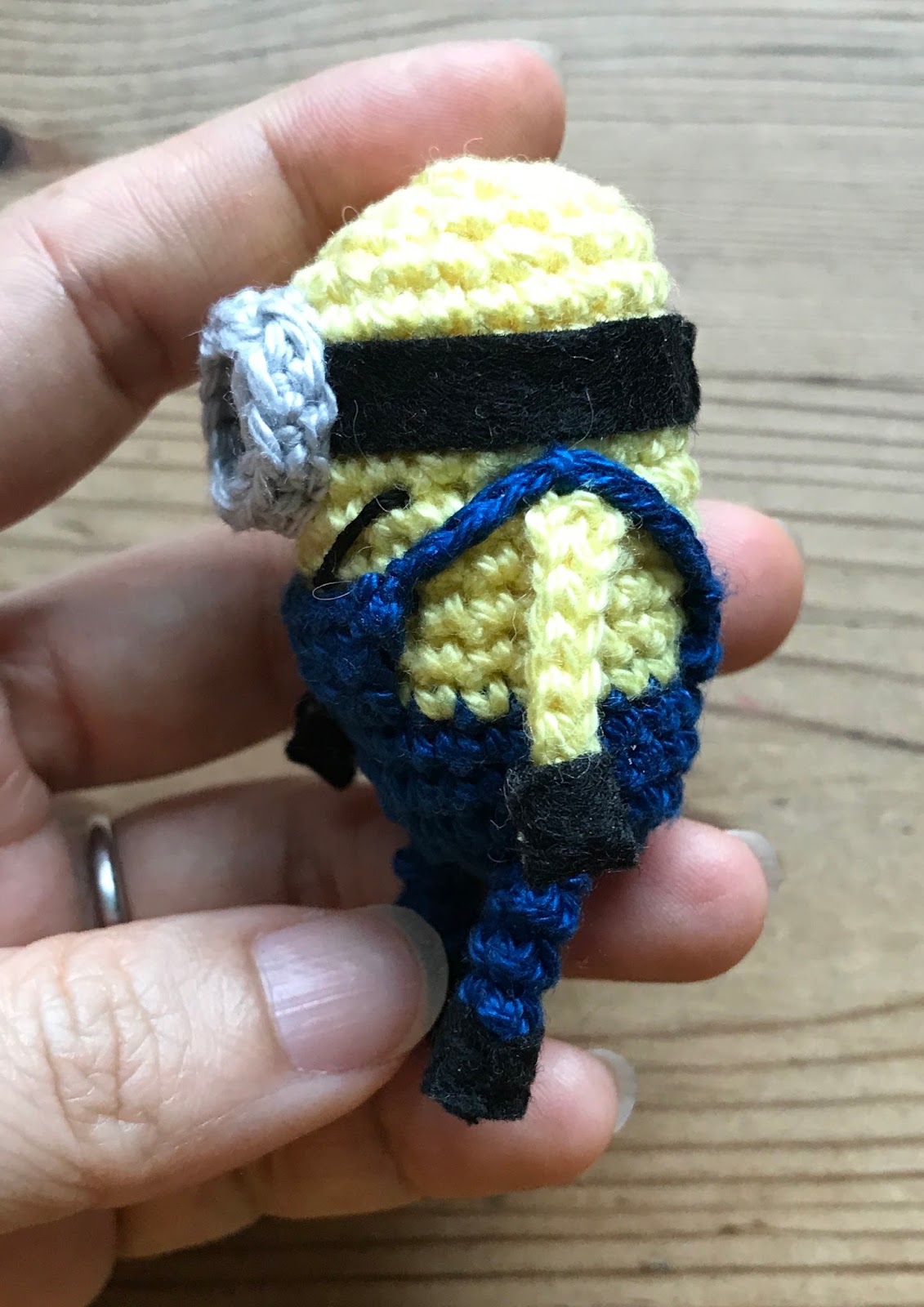 stuff susie made: Mini Minion Keyring Crochet Pattern