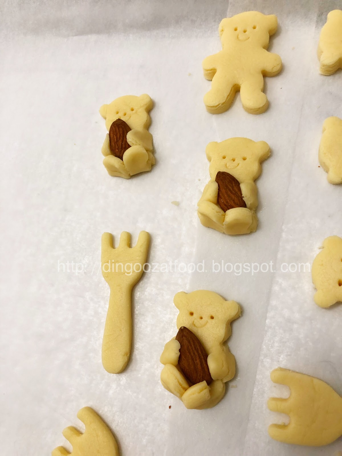 Miki's Food Archives : Cute Bear Shortbread Cookies 可爱小熊牛油酥饼