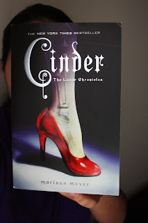 Rawr Reader: Cinder Book Review