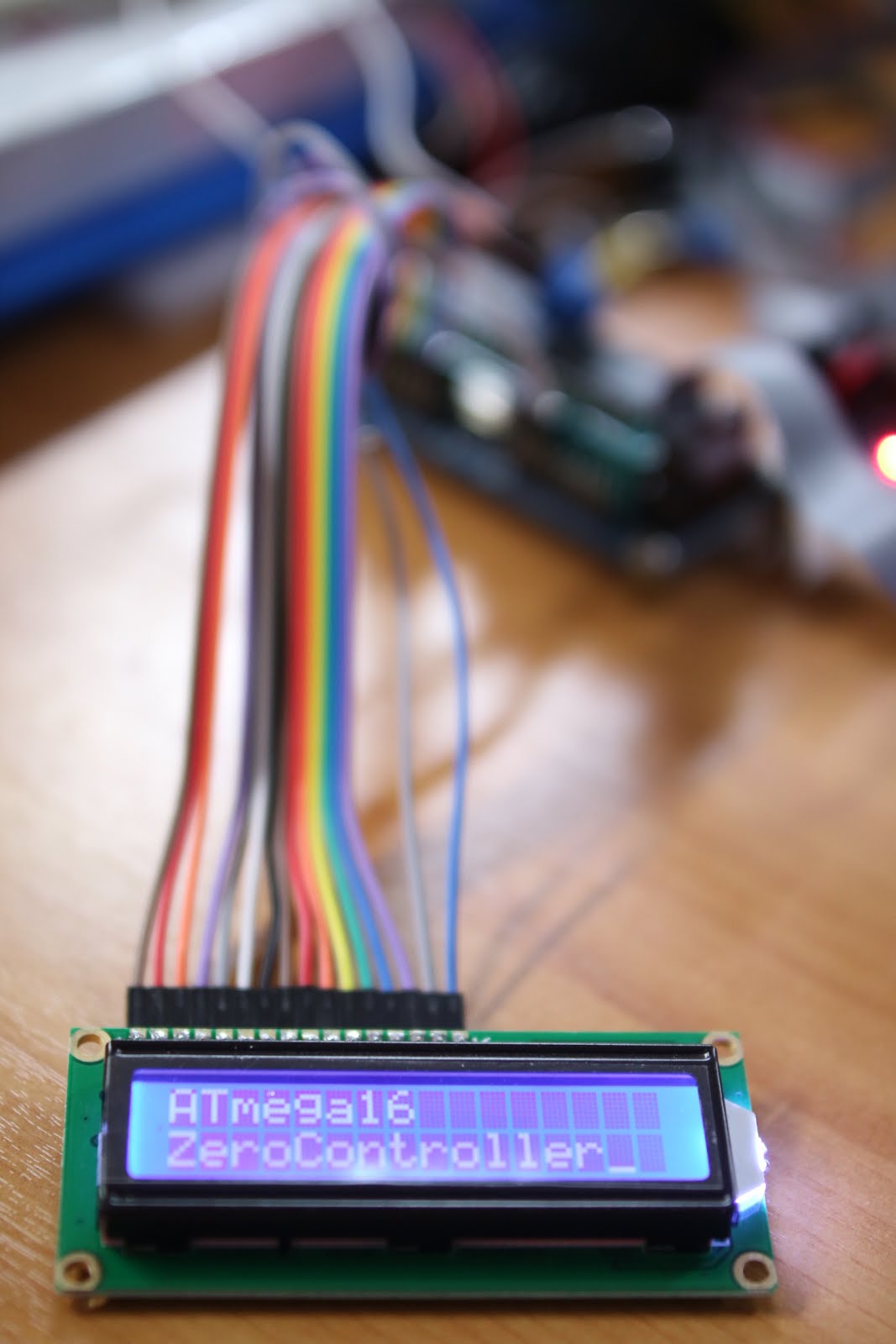 ControllerFromZero: ATmega16+LCD เริ่มเขียนโปรแกรมติดต่อ LCD
