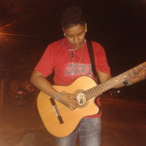 Biografía de Abraham Reyes: junio 2016