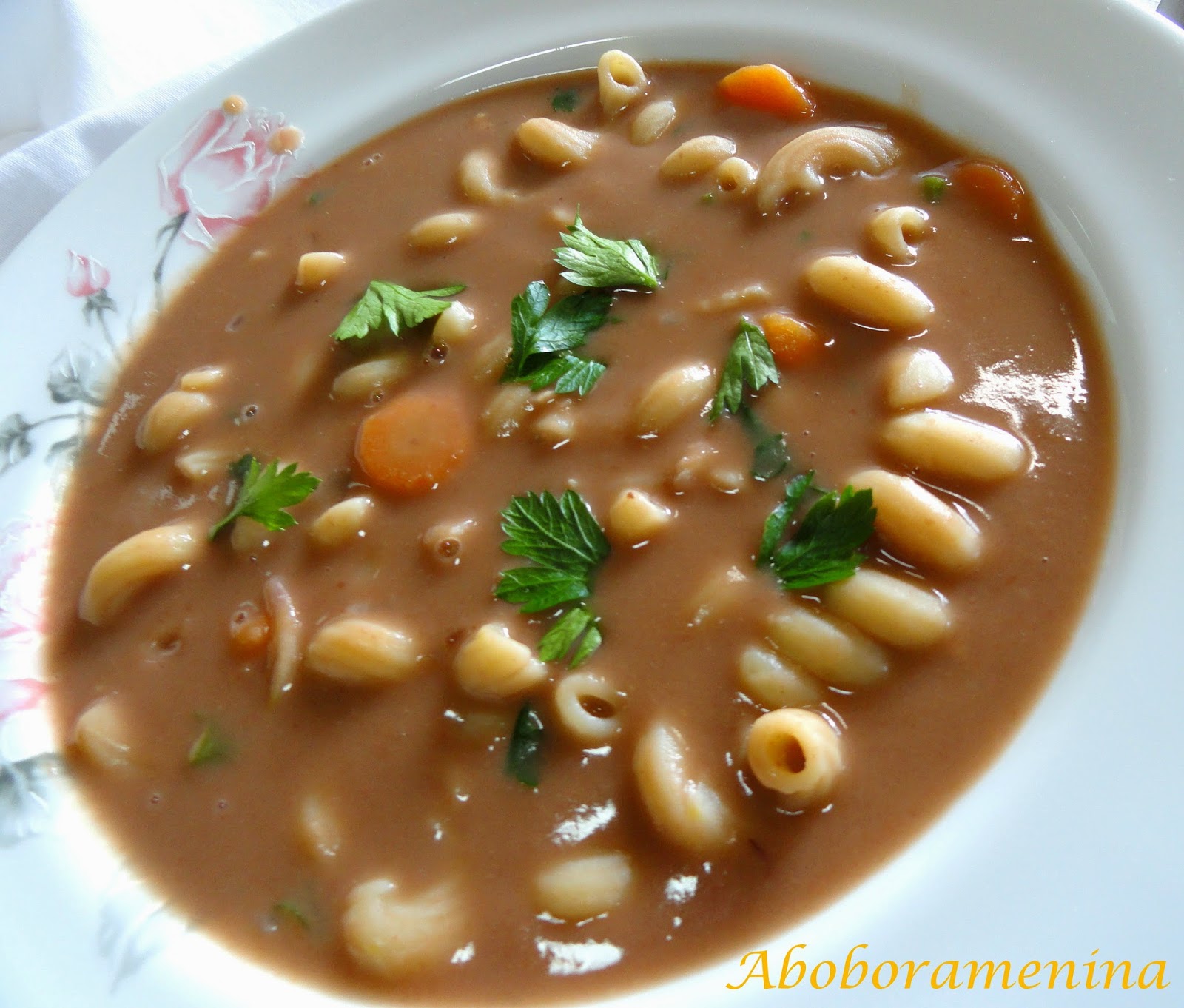 Abóbora Menina: Sopa de Macarrão com Feijão!