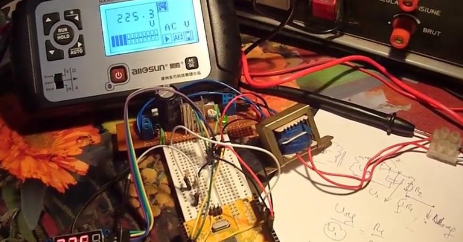 Arduino tehNiq: Measuring AC Main Supply Voltage with Arduino
