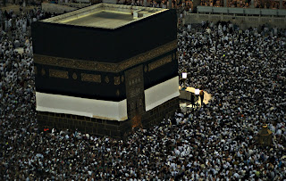 niceinfo: Why is the covering of the Kaaba black?