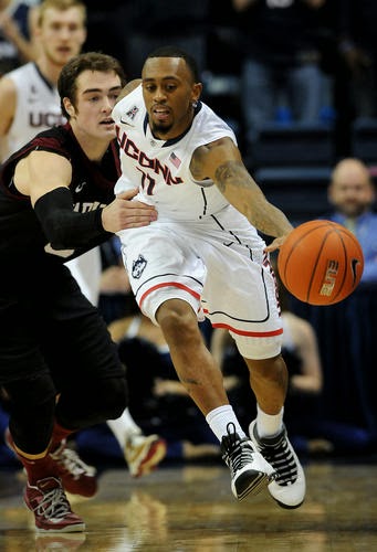 UConn Huskies Basketball: Desperate Times