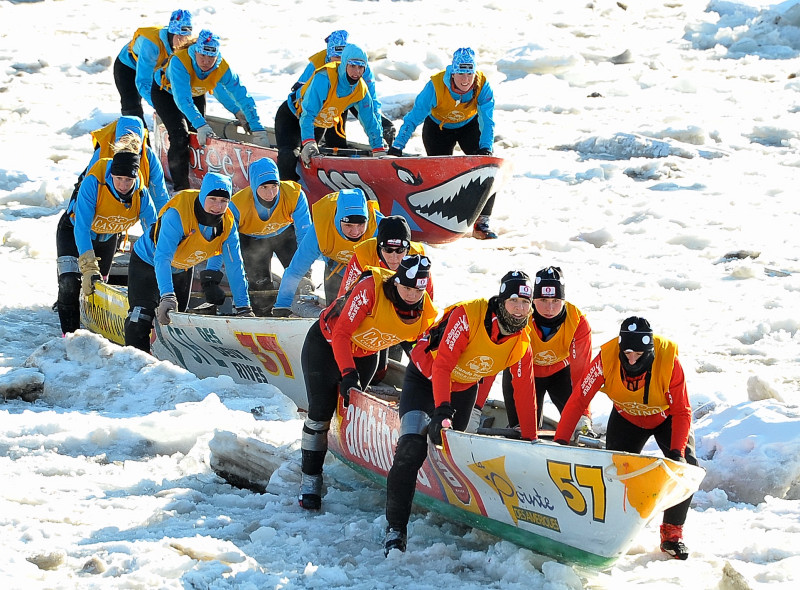 TURISMO IN CANADA: COURSE EN CANOTS – CANOE RACE