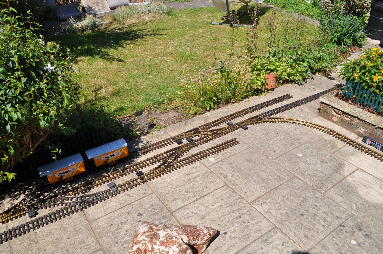 Patio Rails: My Garden Railway: Lessons learned on track planning - Part 1