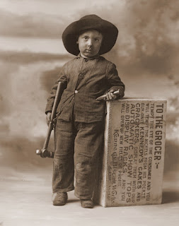Antique and Classic Photographic Images: Child labor, Chicago USA 1890s