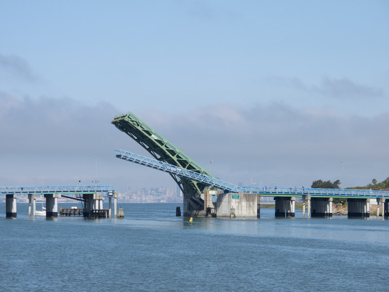 Green Bird: A Drawbridge for Bikes!