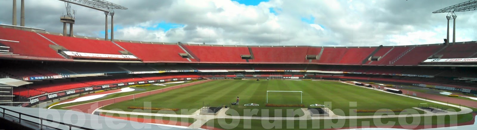 Noticias SPFC.: Nem chuvas, nem ONGs param a reforma do Morumbi!