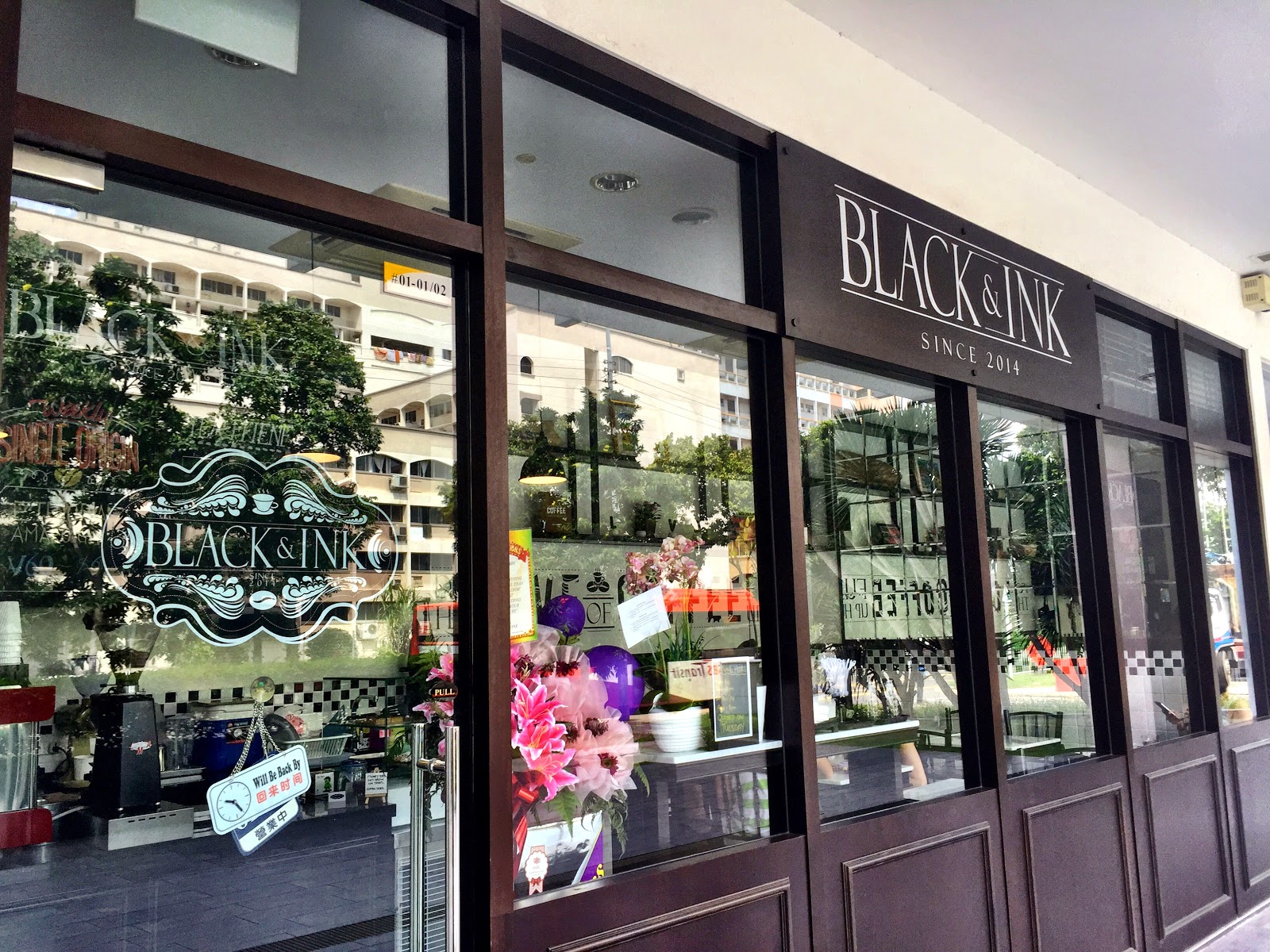 The Silver Chef: Black & Ink Cafe in Changi Road - Big Roy With a Big Heart