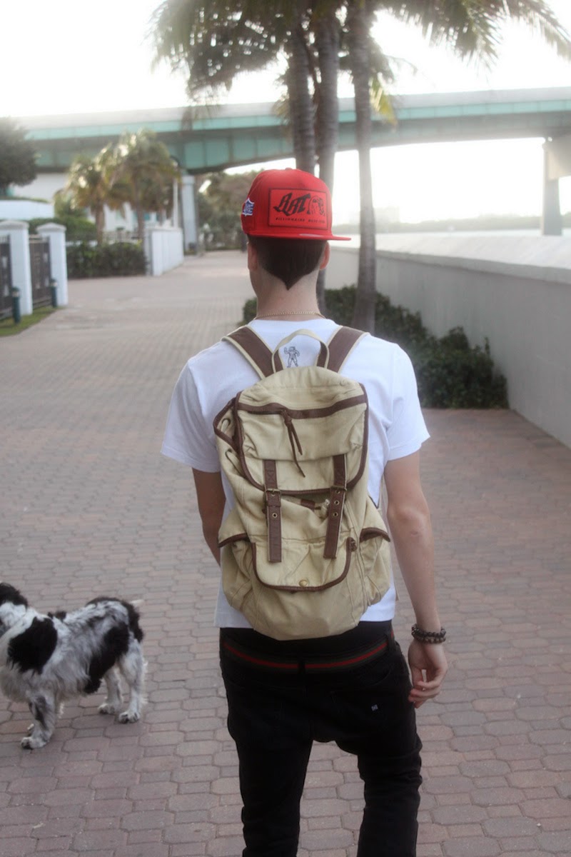 Sexy Saggers: This Guy is a Hot Sagger!!