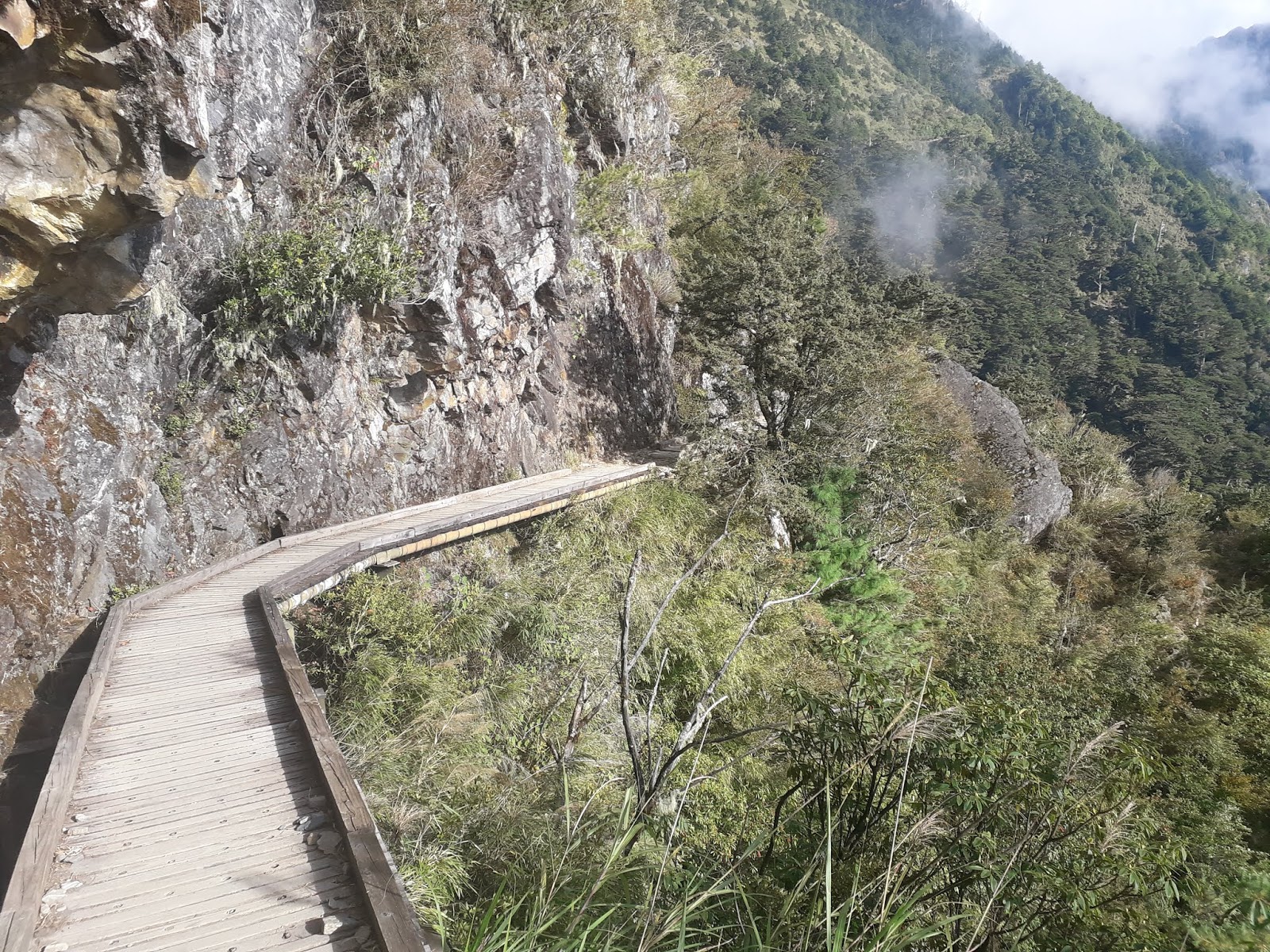 Yu Shan 玉山 (Jade Mountain), Taiwan. 3952 m