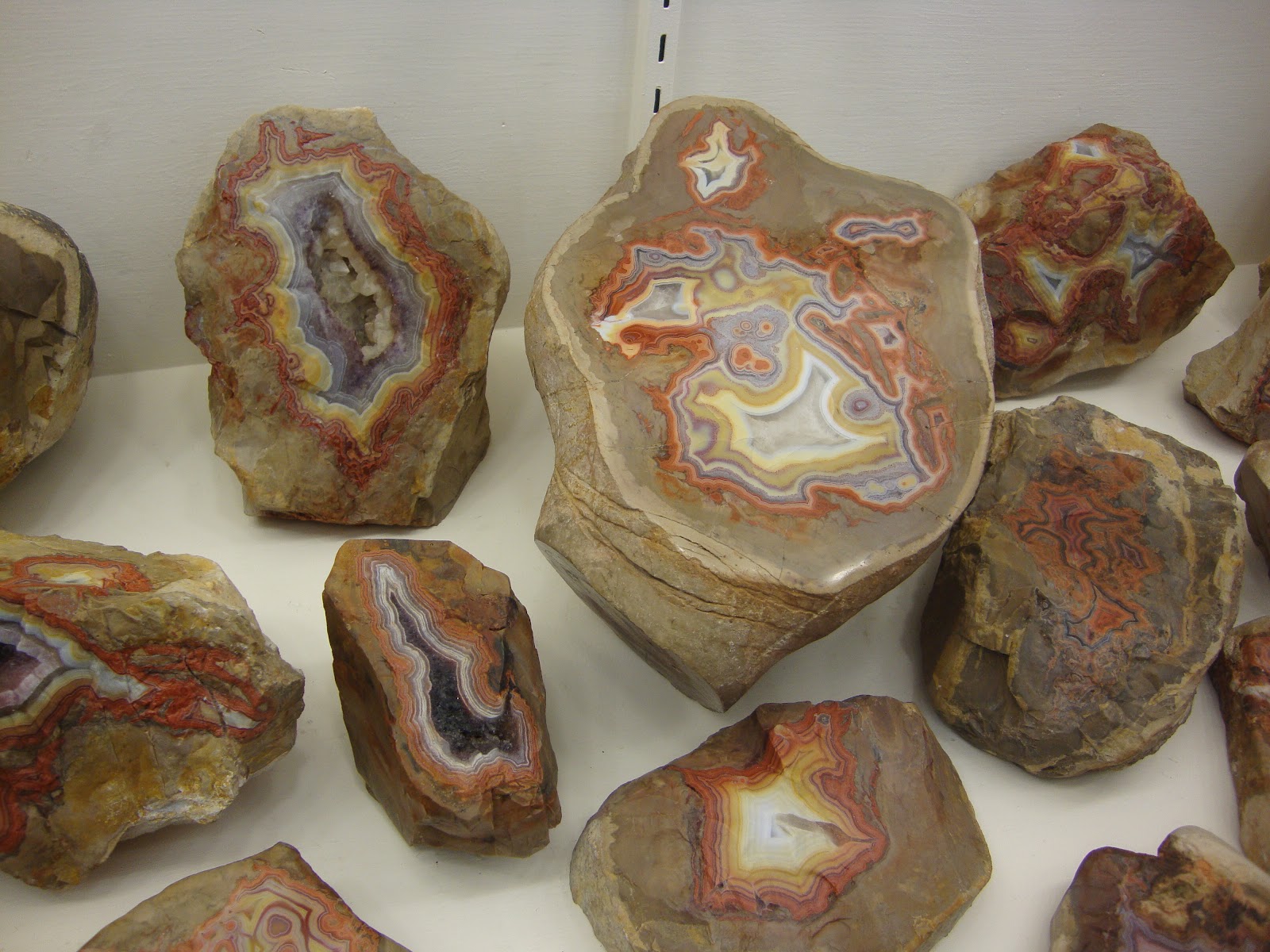 CSMS GEOLOGY POST: CRACKING ROCKS AT TEEPEE CANYON:AGATES