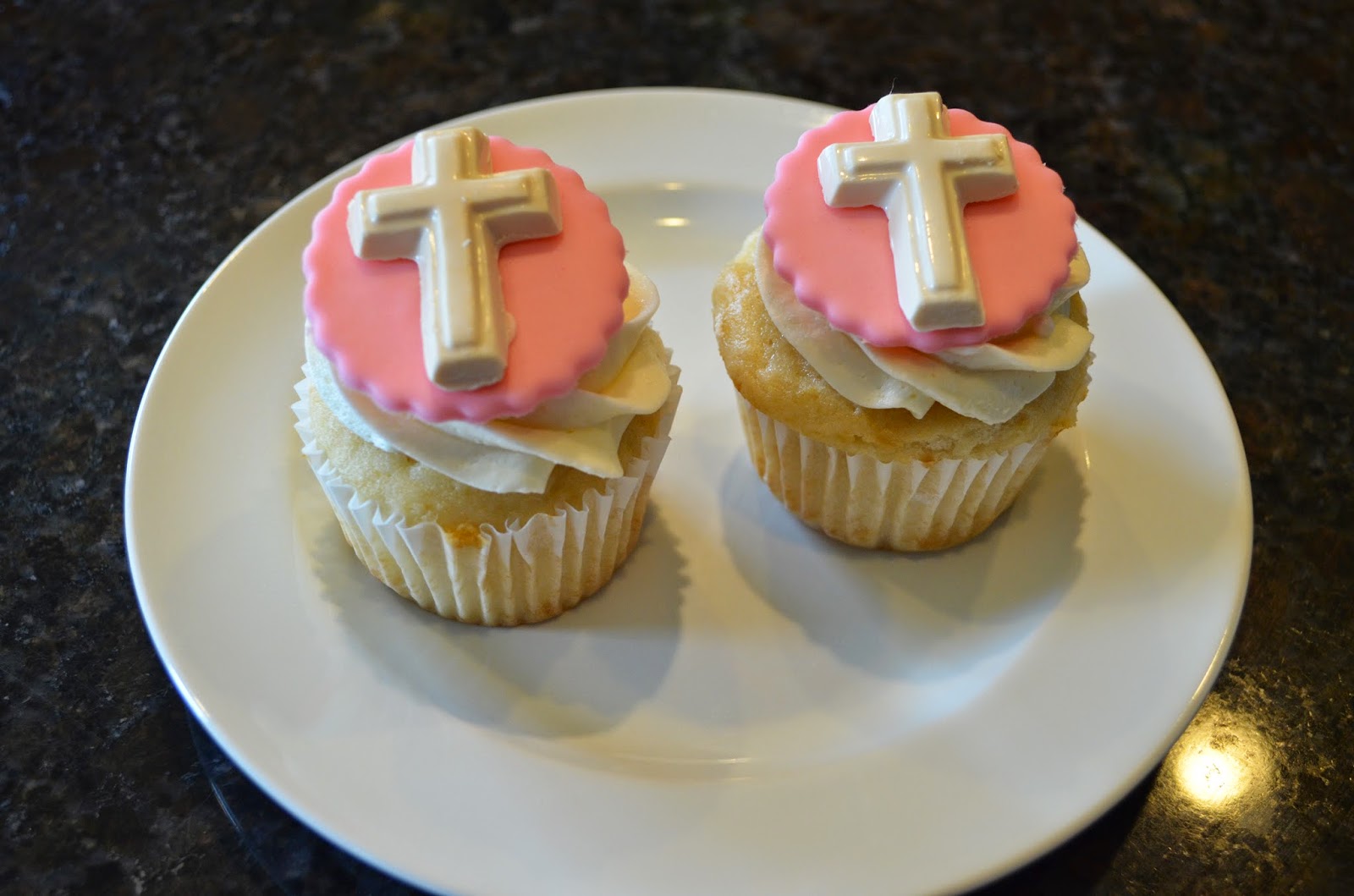 Cake Mama: Josie's 1st Communion Cupcakes
