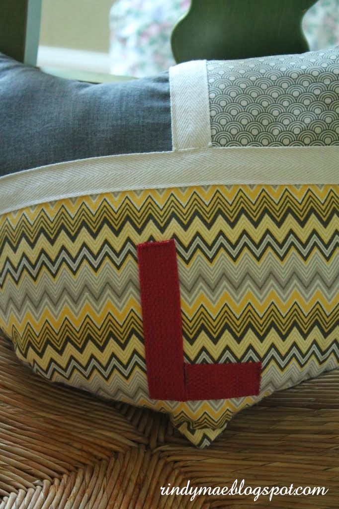 Rindy Mae: DIY Shield Pillow