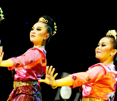 24 Kostum Tari Sunda, Info Terpopuler!