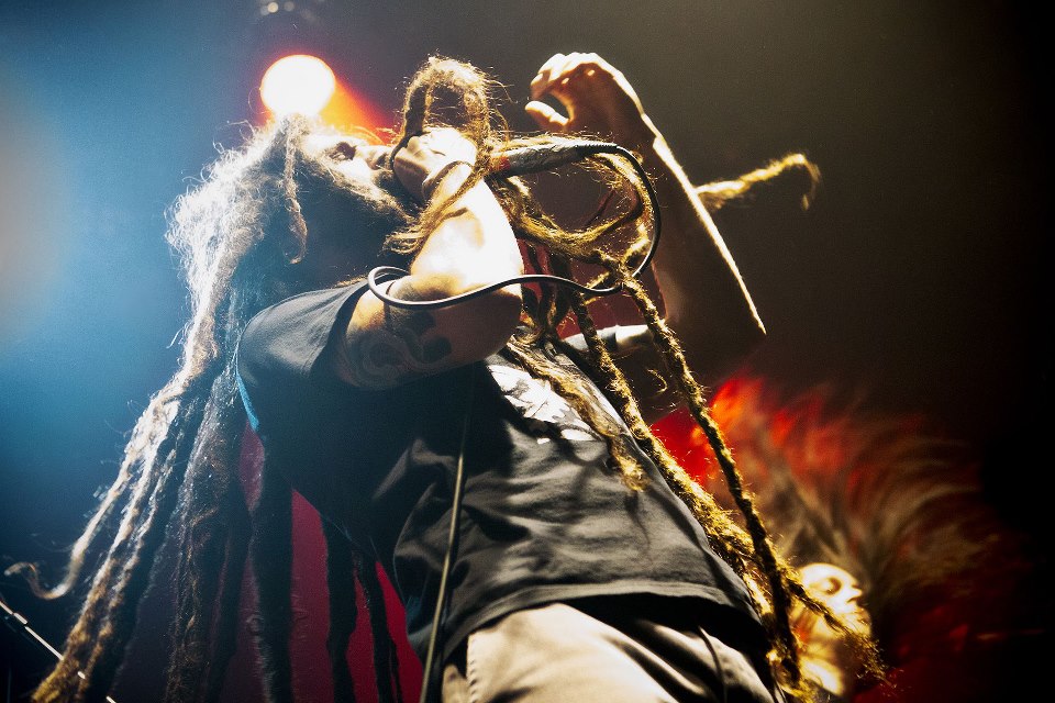 Shadow's Fall's Brian Fair Combs Out the Locks | NataliezWorld