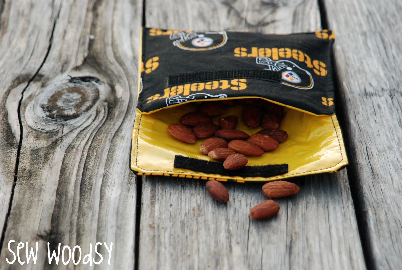 Sew Woodsy: Cloth Snack Baggie