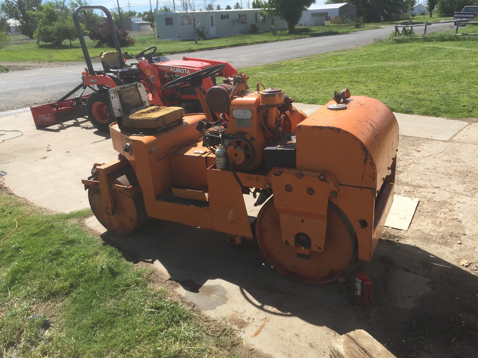 Essick VR30RE Vibratory Roller: 2015