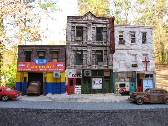 Tom Yorke Custom Model Building: Custom Model Building Service