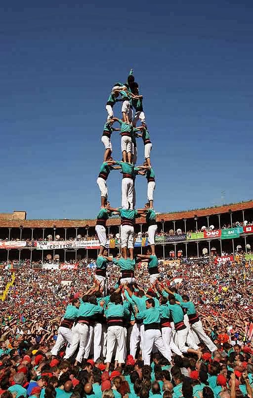 Spanje cultuur en geschiedenis blog: 'Castells', de traditie van ...