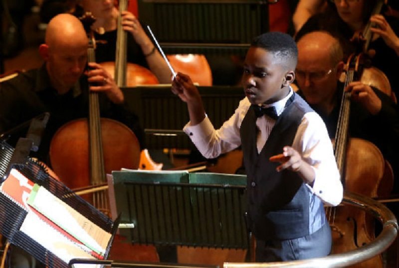 ΣΤΟΝ ΠΗΓΑΙΜΟ ΓΙΑ ΤΗΝ ΙΘΑΚΗ: Διευ/ντής Συμφωνικής Ορχήστρας ετών έντεκα