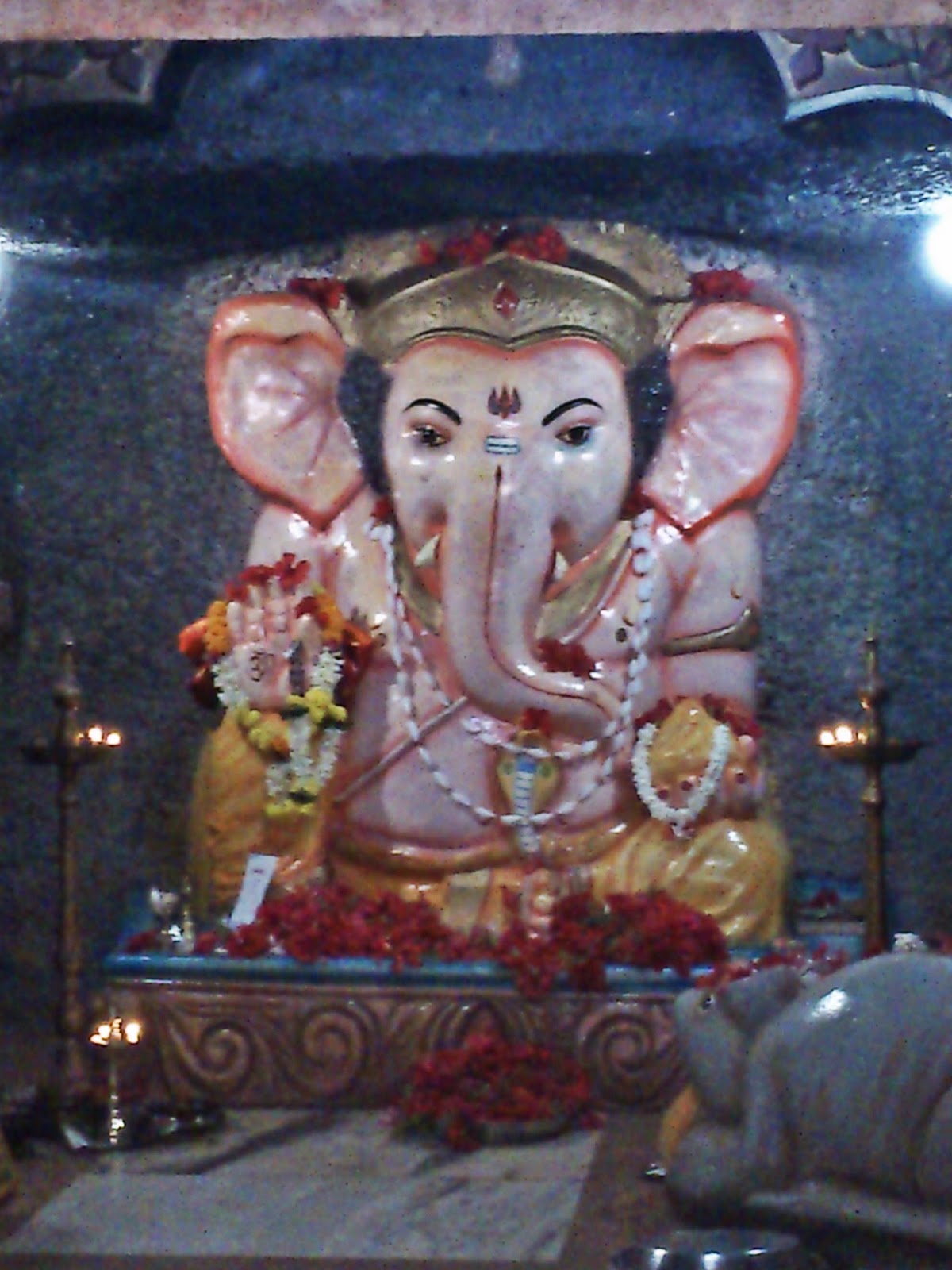 NIfISH tRAVELOGUES: Redi (Sindhudurg) : Places to See