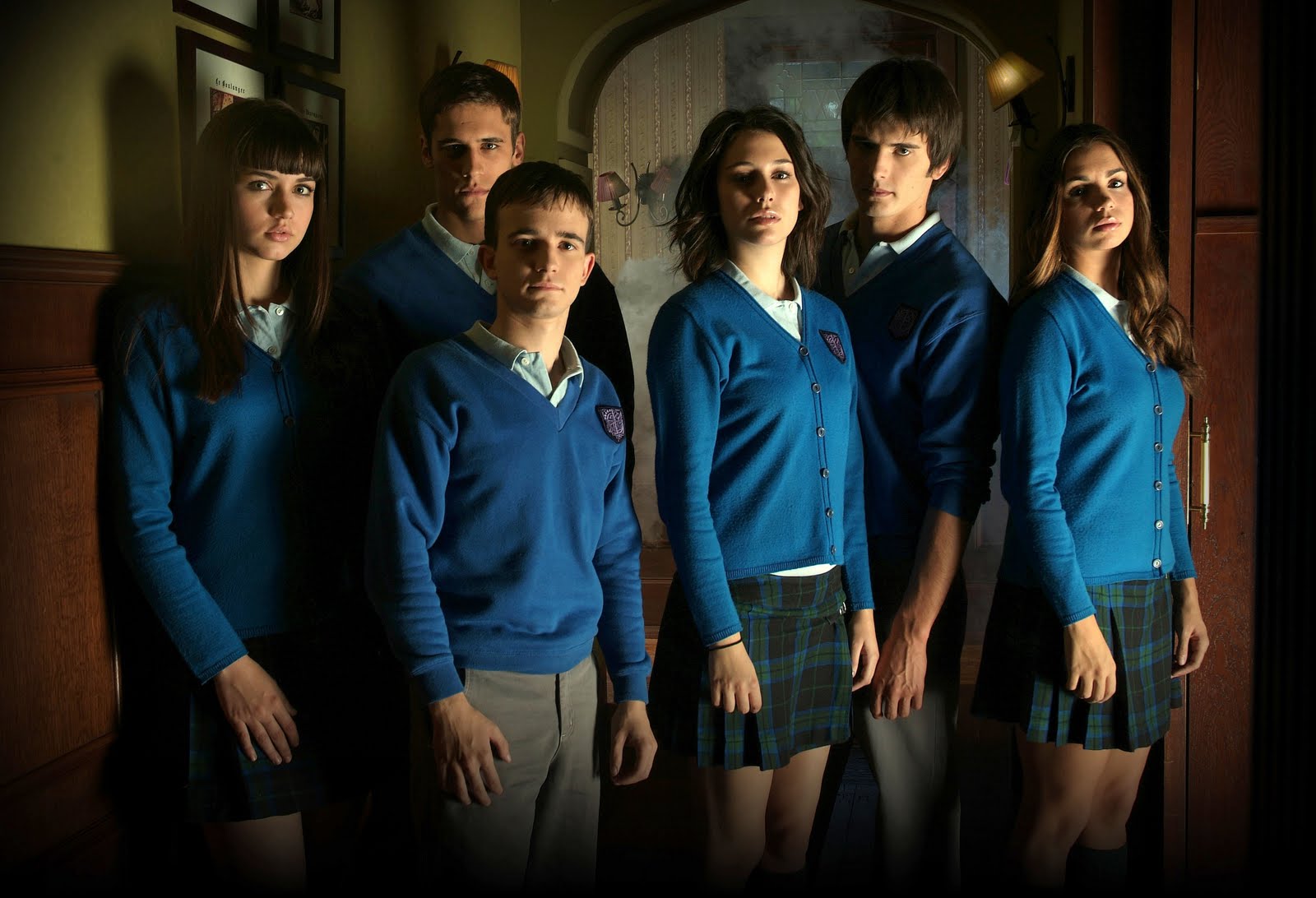 All For You: El Internado La Laguna Negra