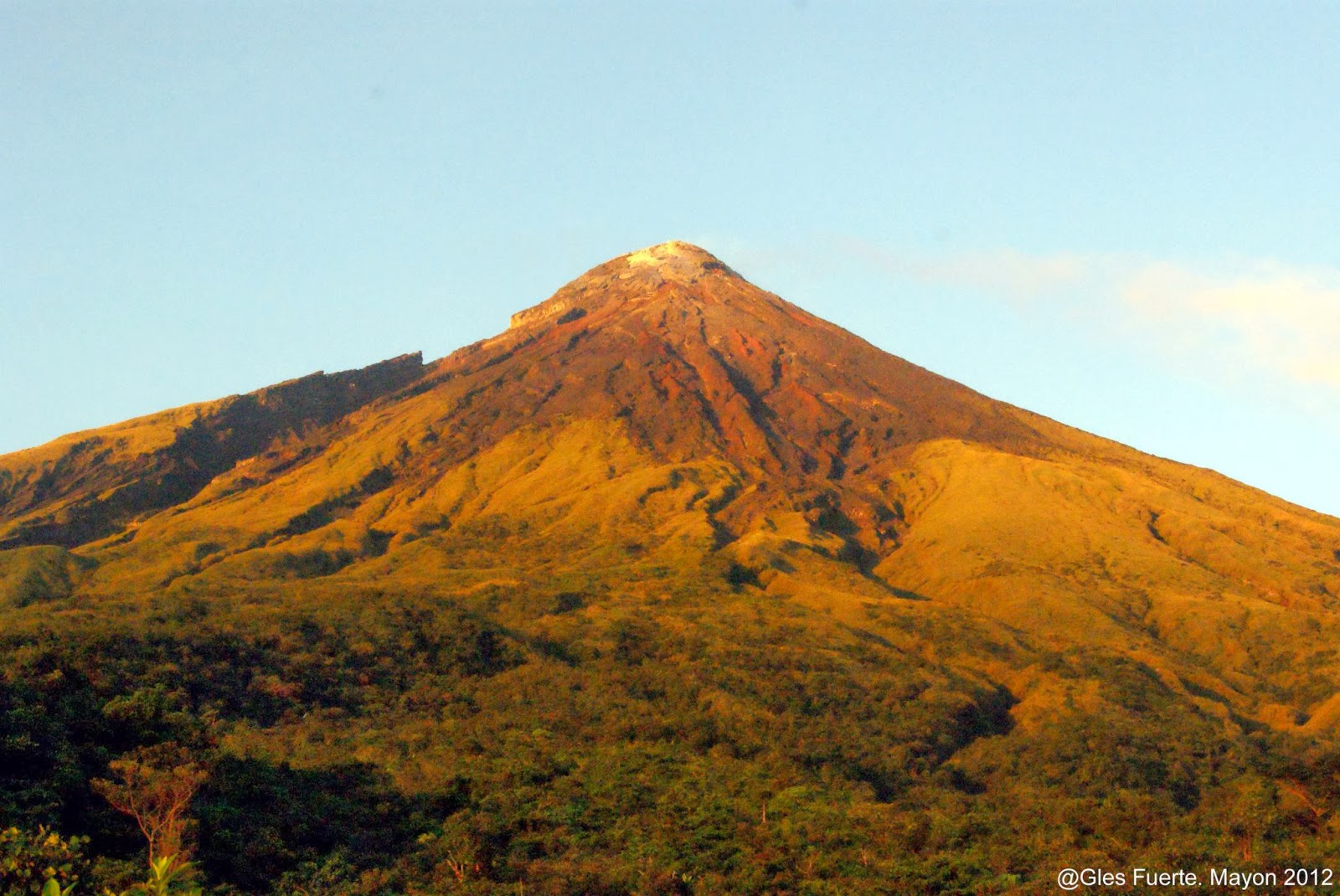Explore.Dream.Discover: Trekking Mt. Mayon (via New Trail)