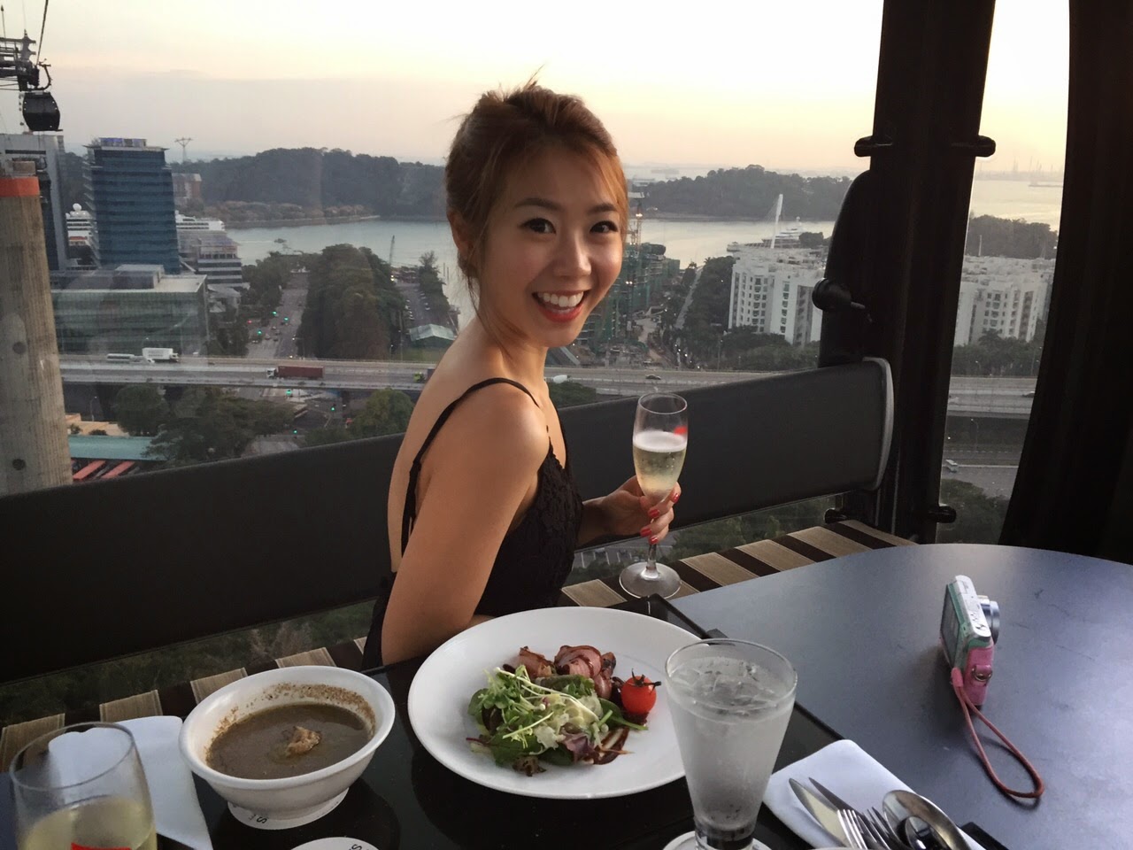 taykexin: Cable Car Sky Dining