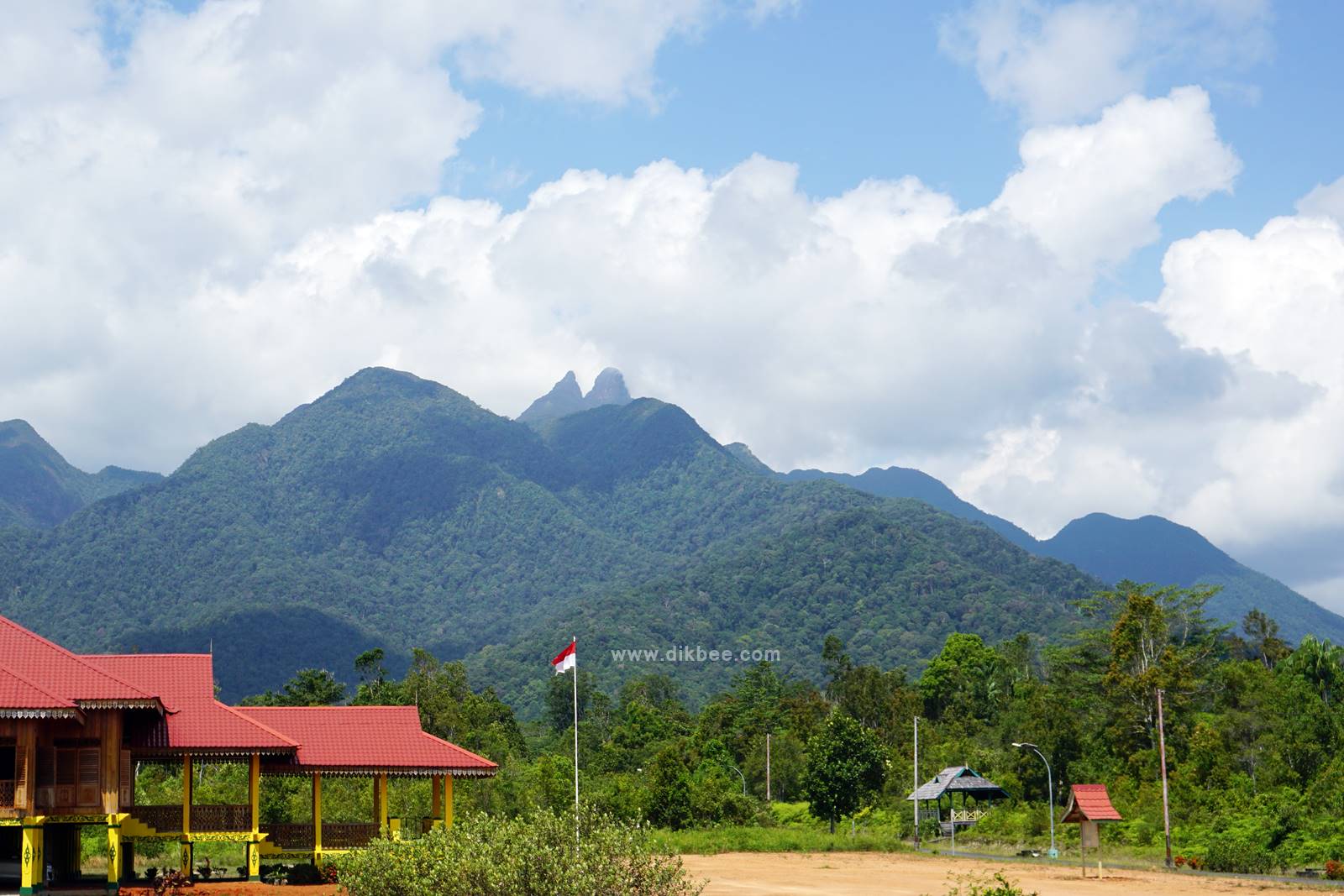 MENJELAJAH TEMPAT MENARIK DI PULAU LINGGA INDONESIA