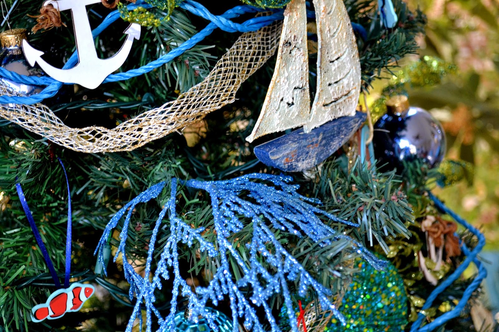 The Decorative Dreamer: Nautical Christmas Tree