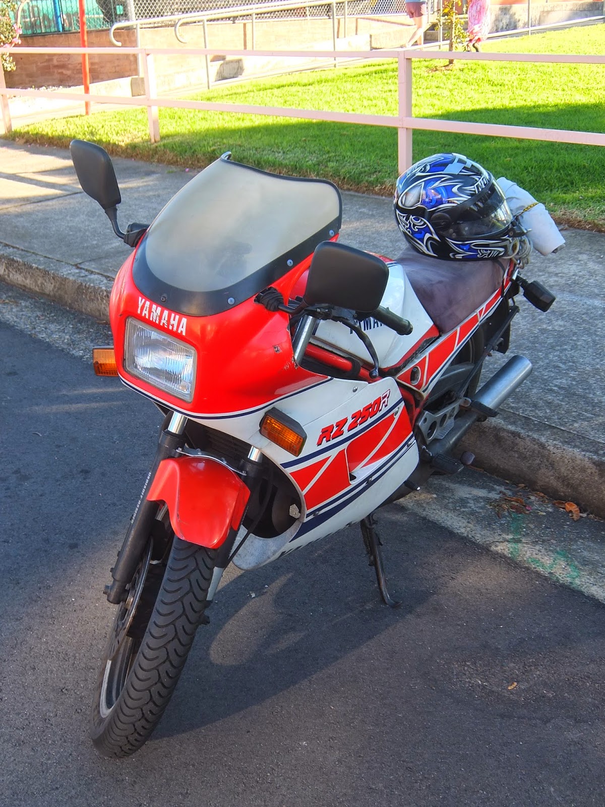 Aussie Old Parked Cars: 1984 Yamaha RZ 250R