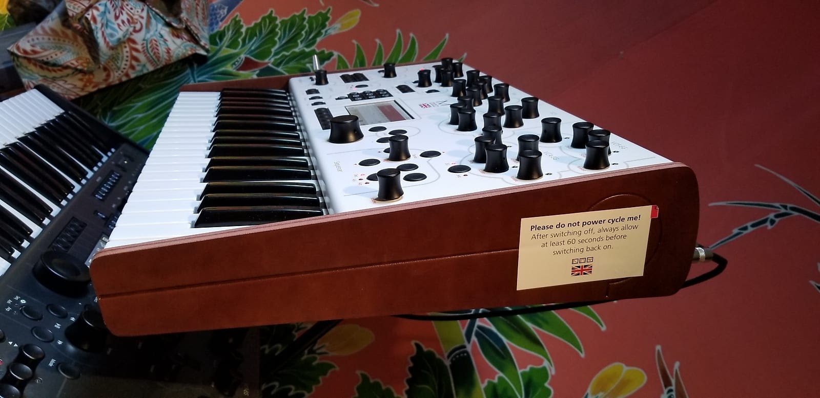 MATRIXSYNTH: Modal Electronics 001 Synthesizer