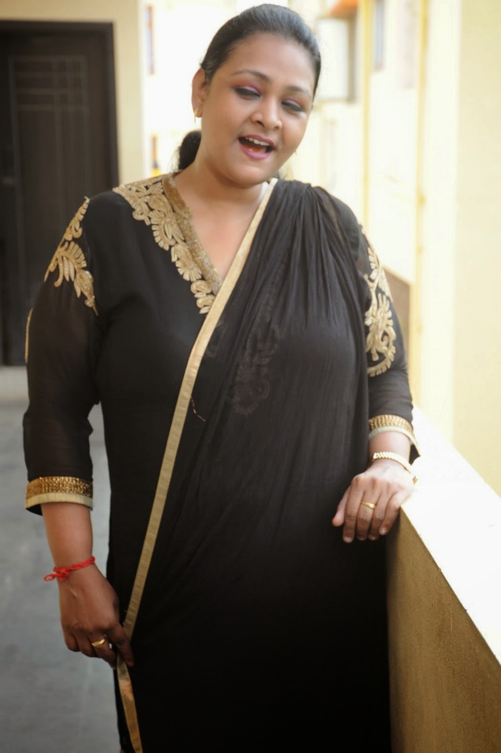 Shakila Latest Stills | HQ Pics n Galleries