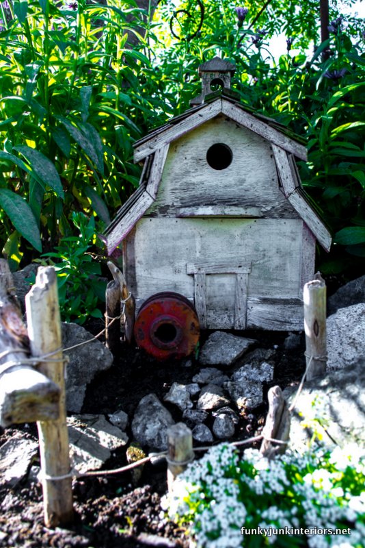 Make this farm-styled fairy garden with a barn birdhouse! -Funky Junk ...