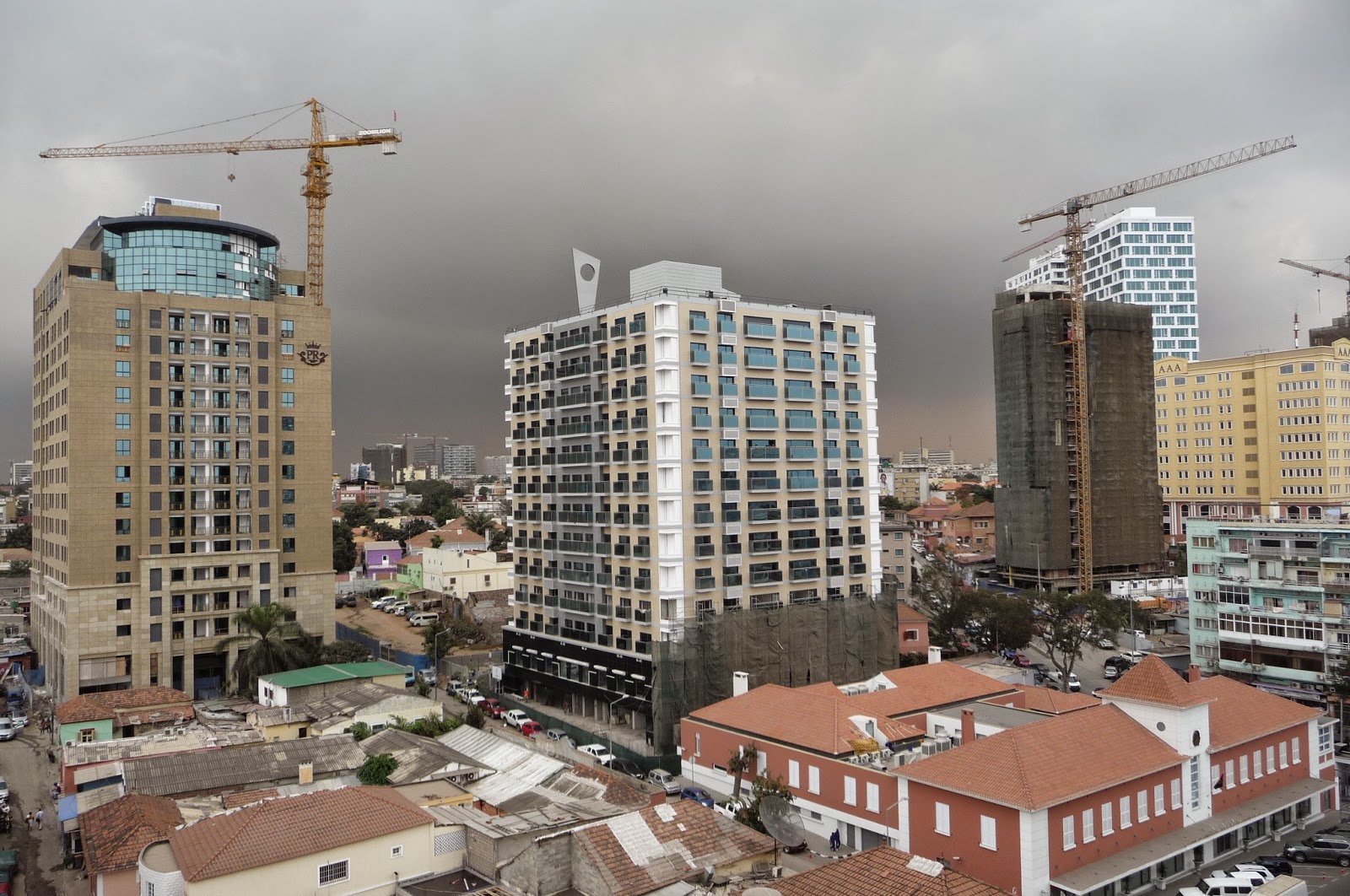 Alguns prédios de Luanda