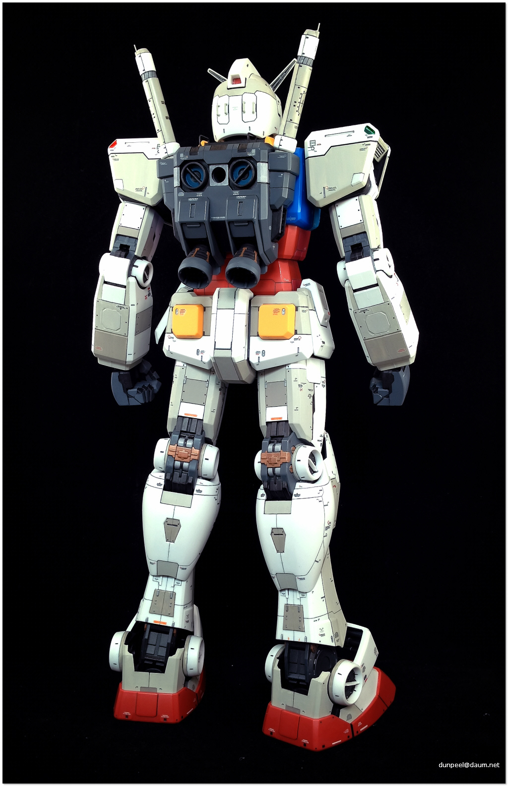 Custom Build: Mega Size 1/48 RX-78-2 Gundam "Real Grade Details"