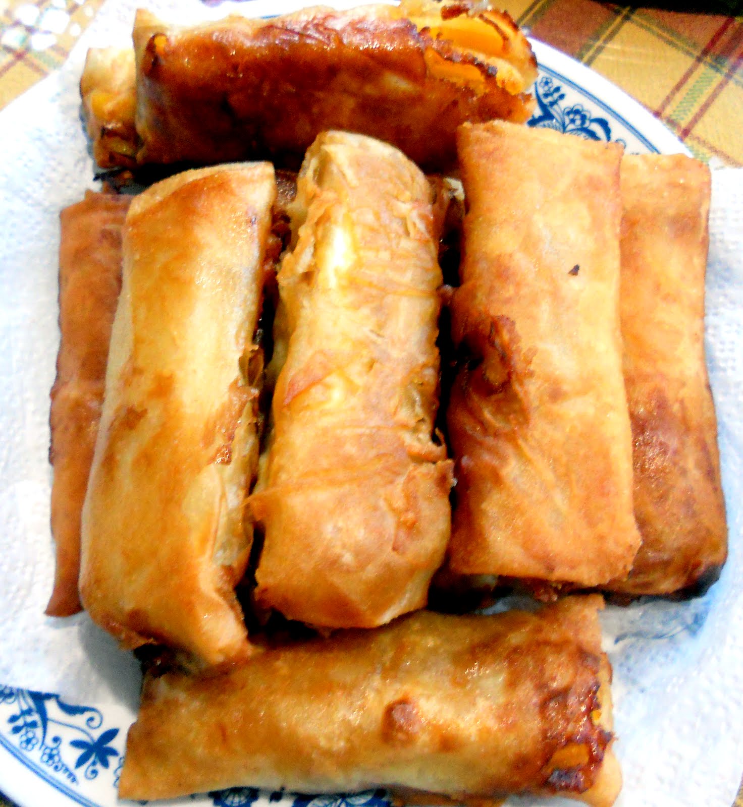 Culinary Treats: Turon {Fried Banana Rolls}