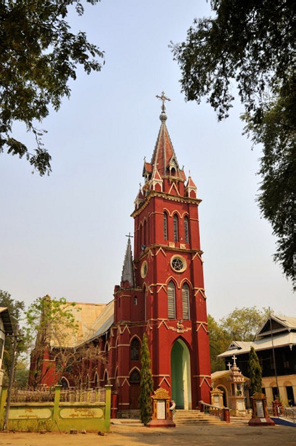 .: The National Museum (Yangon), (Burmese: အမျိုးသား ပြတိုက်), located ...