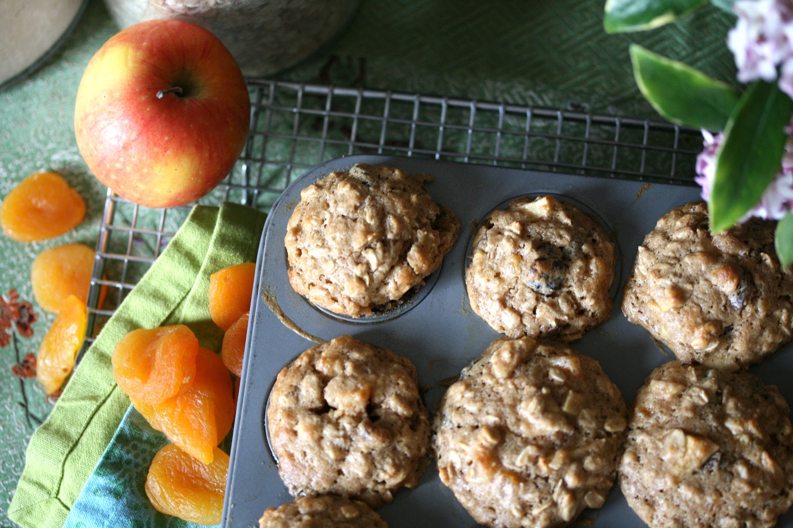 Apple apricot muffins